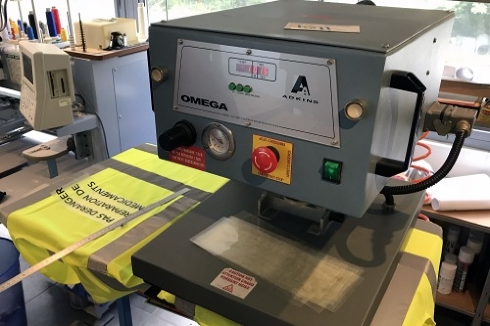 Flocage tee shirt Cannes, Transfert vêtements Antibes - Créafill Diffusion